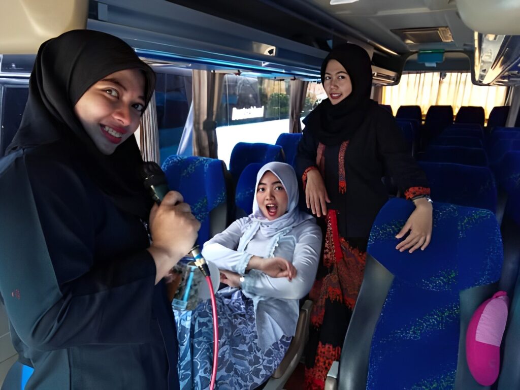 Bus Discovery: Sewa Bus Pariwisata Depok, Jabodetabek & Serang