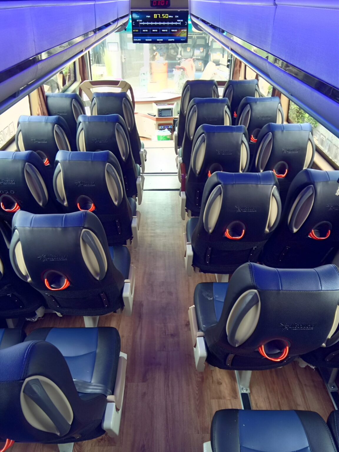 Sewa Bus untuk Perjalanan yang Lebih Nyaman | Bus Discovery